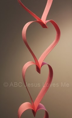 Count Down to Valentine's Day: Chain of Love - Parenting to Impress